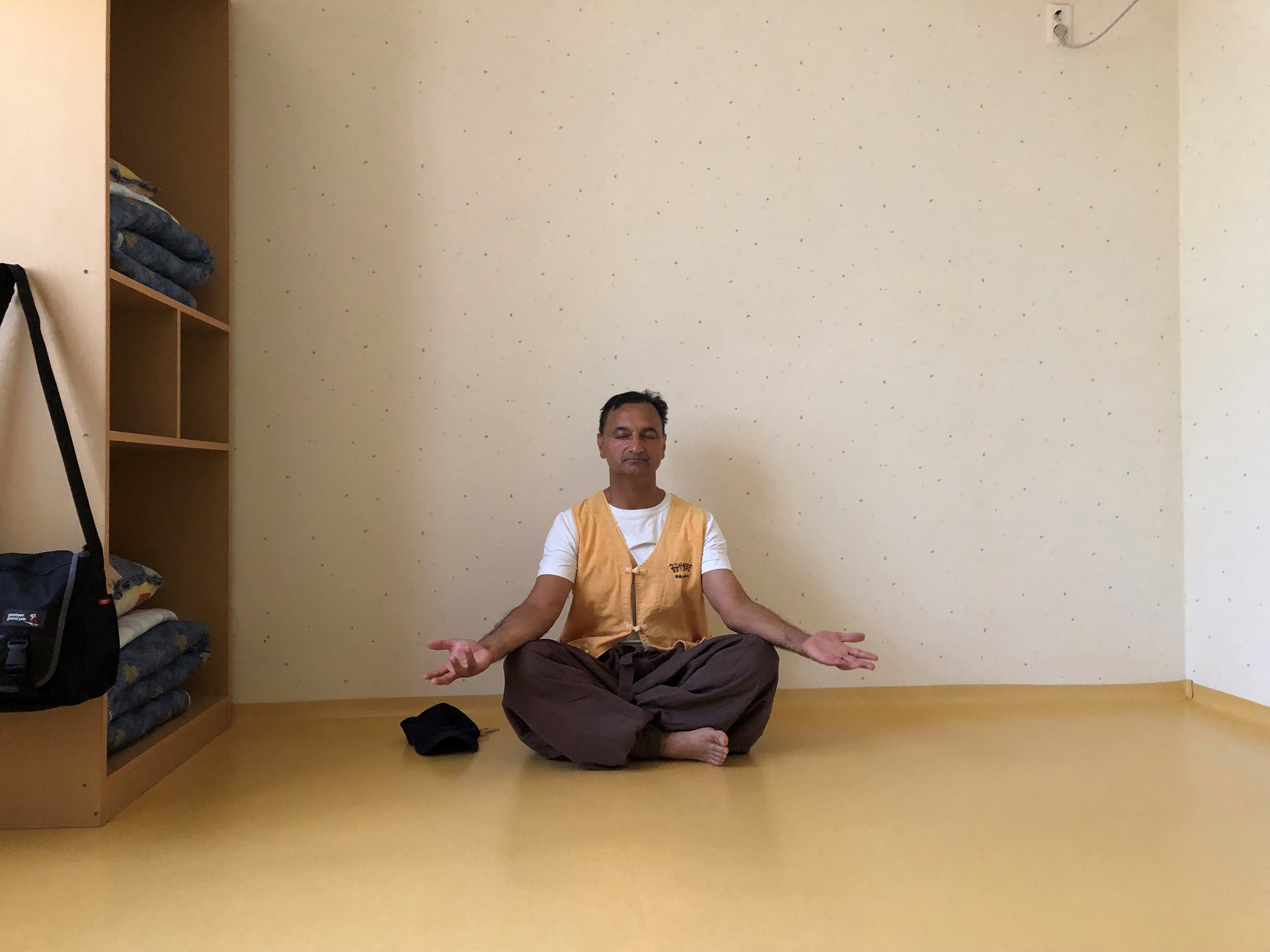 Minto Pose – MG MENS CLUB Events and Info Site